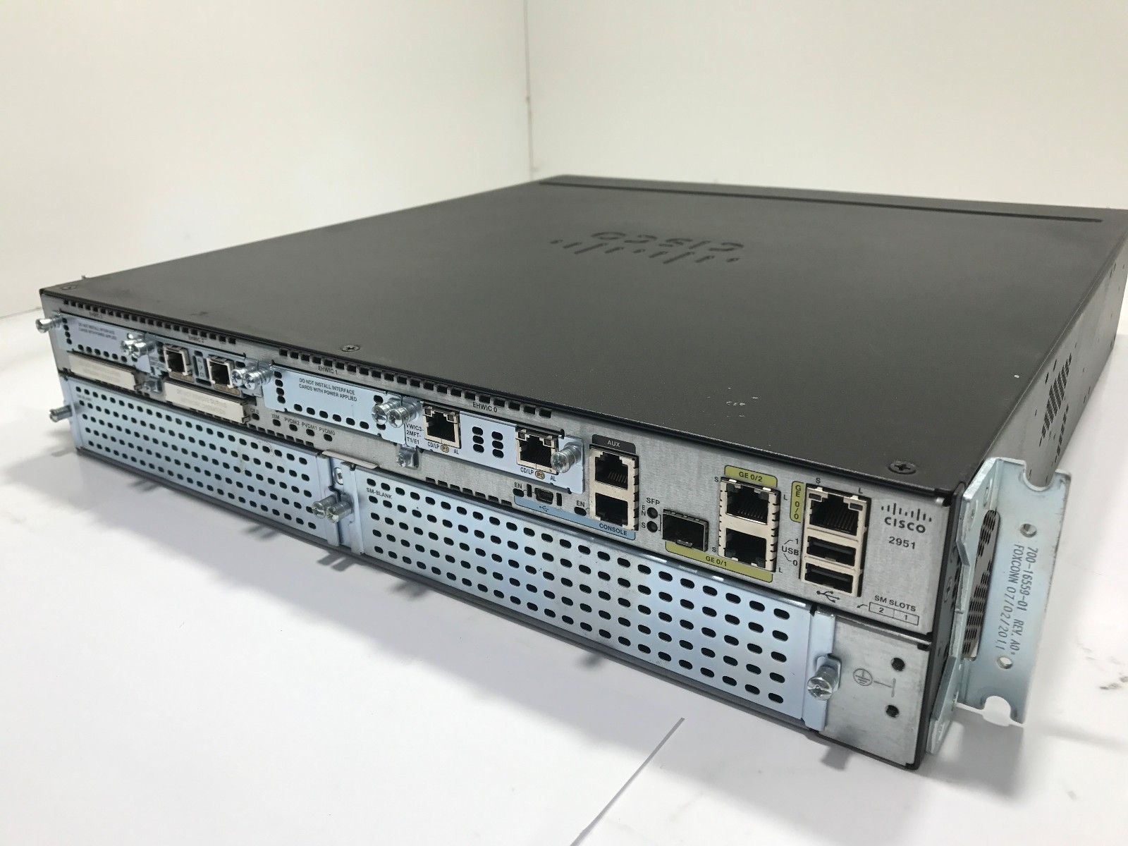 CISCO 2951 Integrated Services Router w/ VWIC3-2MFT-T1/E1, VWIC2-2MFT ...