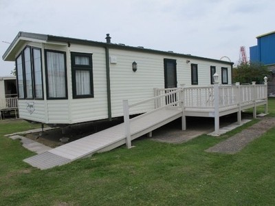UPVC STATIC CARAVAN DECKING WITH SECURE GATE, STEPS, AND RAMP | eBay UK