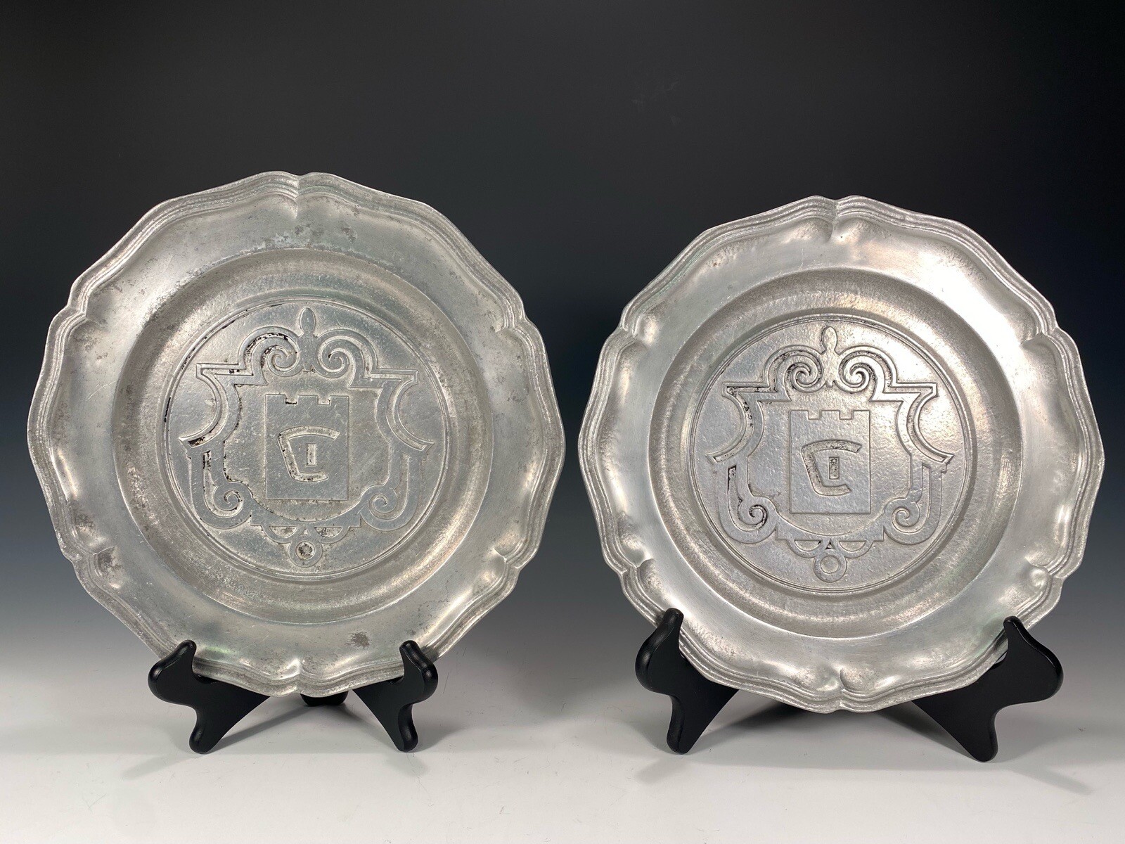 Rare Lot of 2 RWP Wilton Armetale Pewter Plates Pseudo Heraldic ...