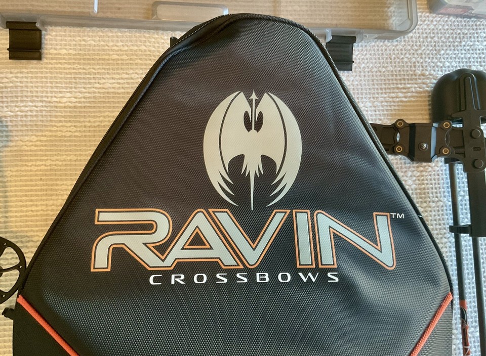 Ravin R9 Crossbow Scope Package soft case 26 bolts, bolt attachment ...