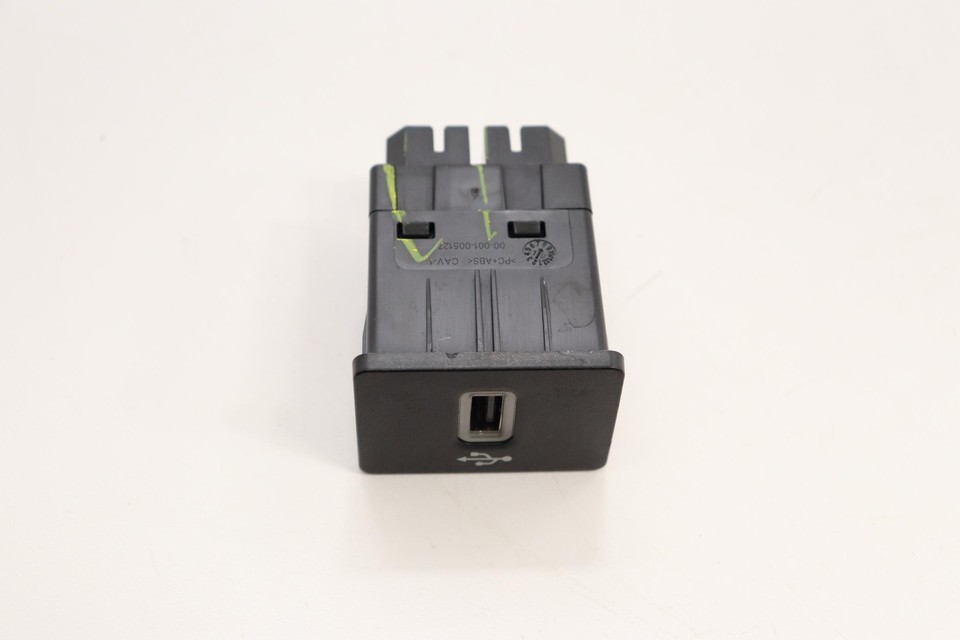 2020 - 2021 LINCOLN NAUTILUS DASH PANEL USB CHARGE PORT ADAPTER OEM ...