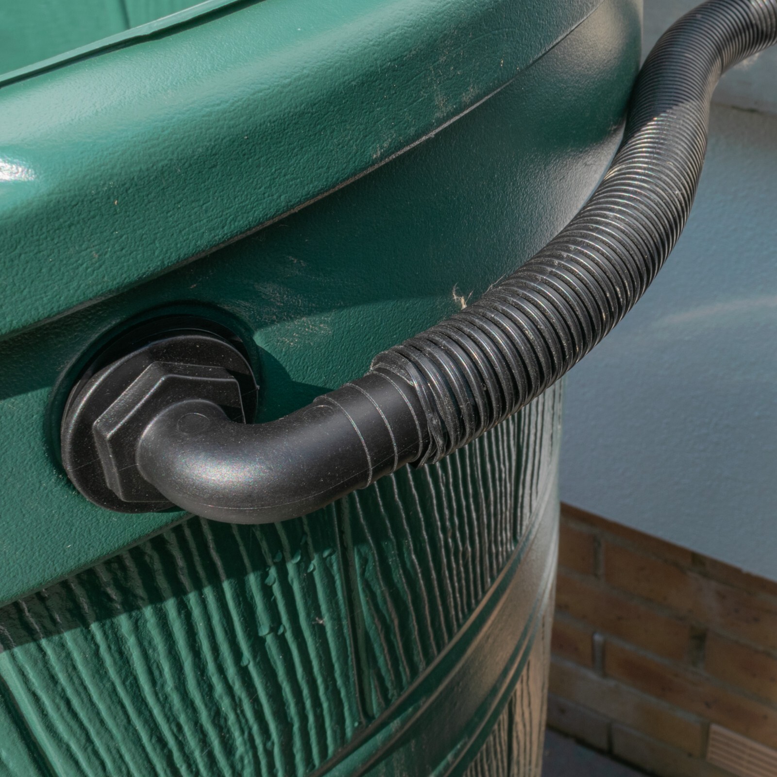 Water butt/rain barrel/water storage tank overflow elbow with nut ...