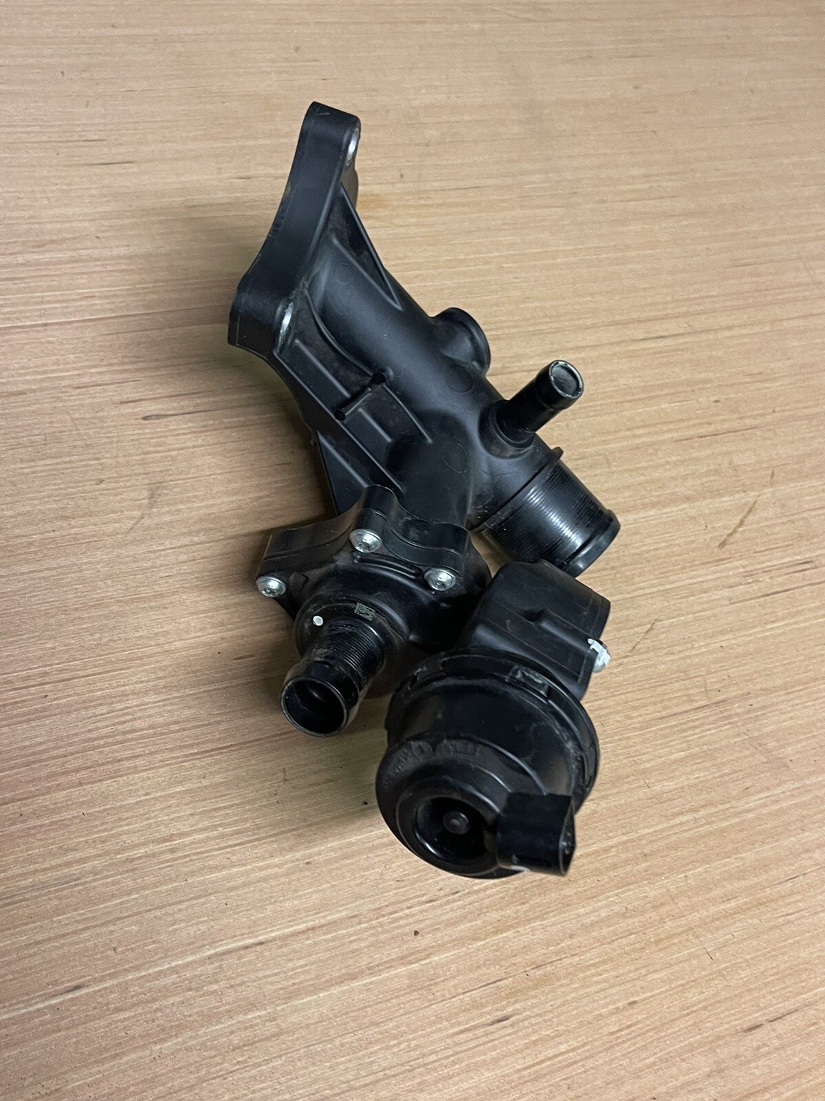 RENAULT TRAFIC OPEL Vauxhall VIVARO 2015 1.6 dCi Thermostat Housing ...