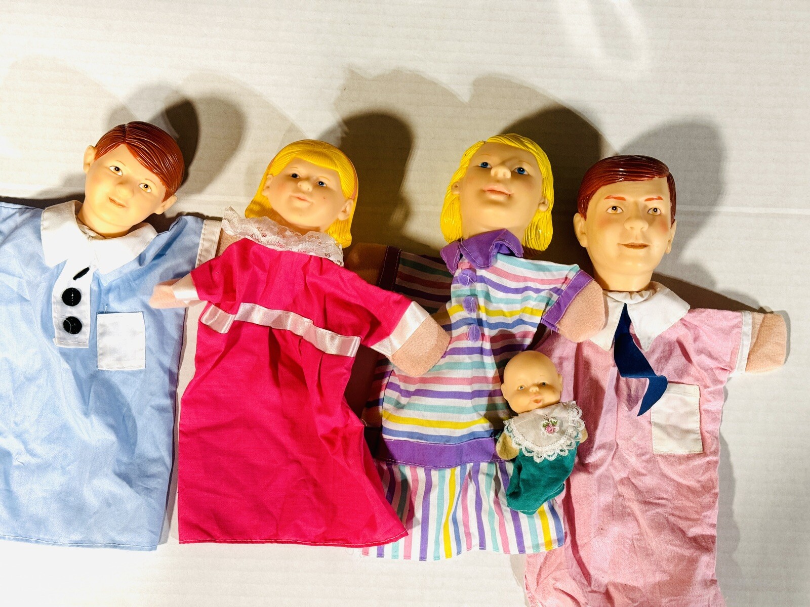 Learning Resources Rubber Face Hand Puppets Family Of 5 Mom Dad 2 Kids ...