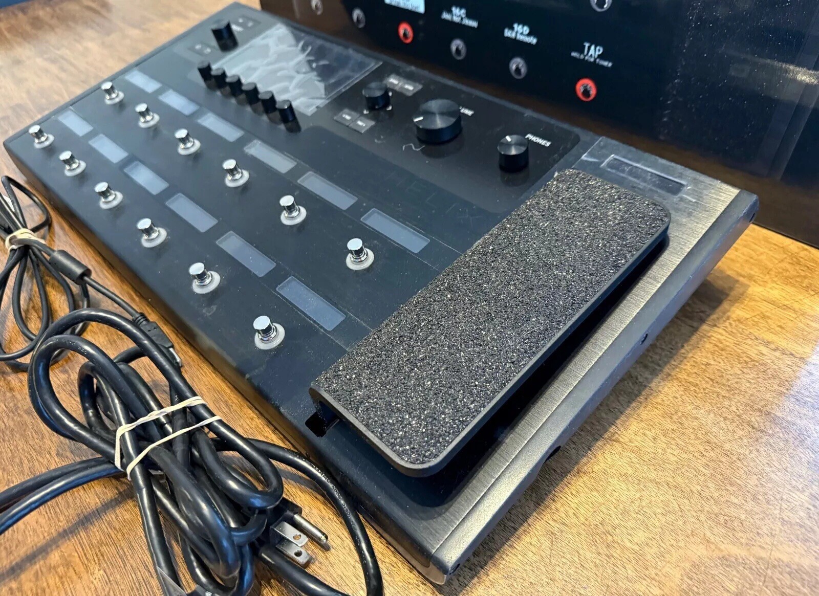 Line 6 Helix Guitar Multi-Effects Floor Processor - Original Packaging ...