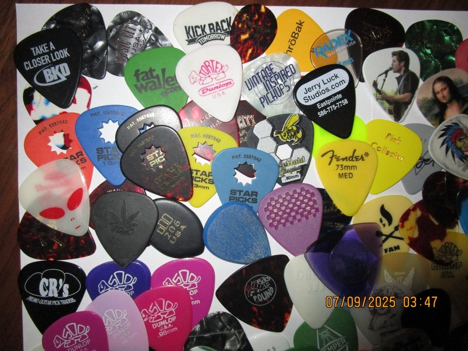 Lot of Over 160 Assorted Guitar Picks, A Little Bit of Everything! See ...