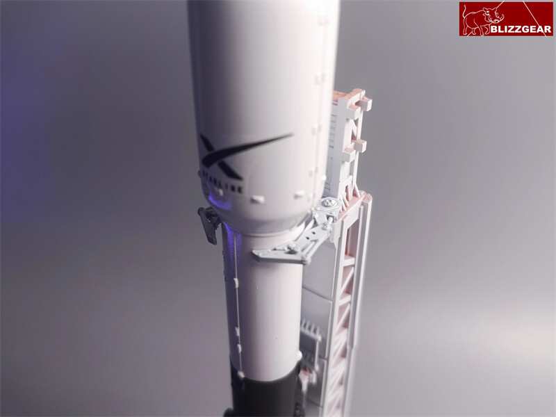 1：200 Scale SpaceX Falcon 9 Rocket F9 with Launcher Tower Resin Model ...