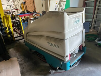 Tennant 7200 Floor Scrubber Cleaner Commerial | eBay