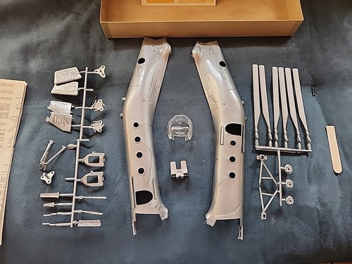 Aurora 1:48 Piasecki H-21 Helicopter Vintage Model Airplane Kit 504-98 ...