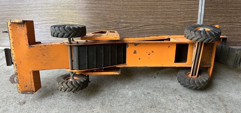 Vintage 1950's Adams Nylint Traveloader, Heavy Construction Toy Truck ...