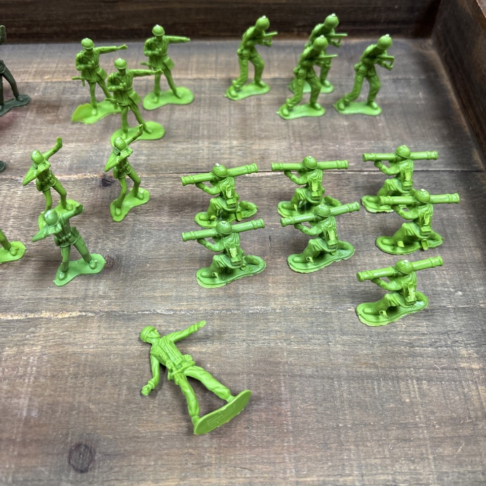 Vintage Lot Of Plastic Small Toy Soldiers | eBay