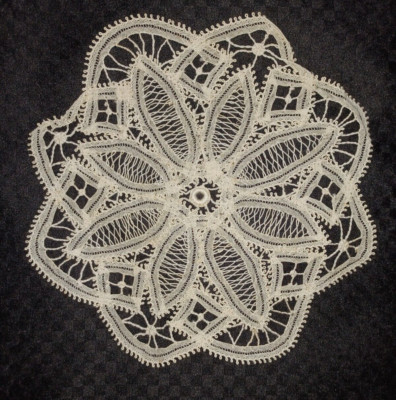 Antique style Battenberg Lace Doily Hand Made lace pattern 9" diameter ...
