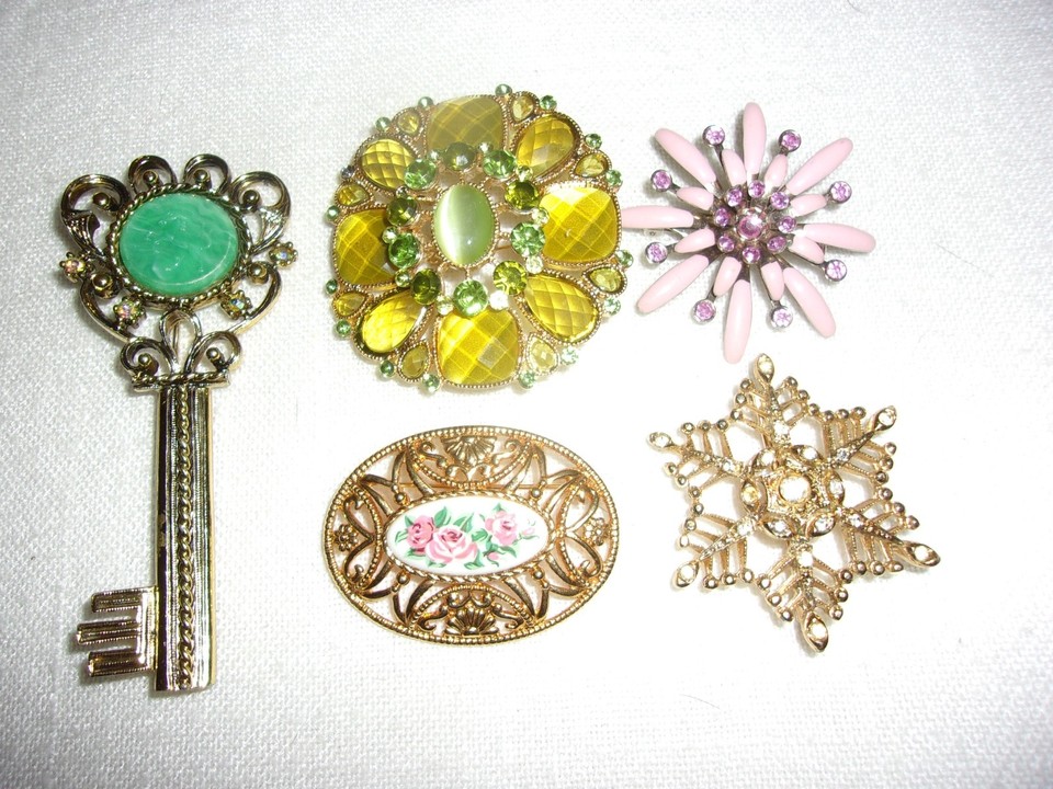 Vintage Rhinestone 16PC Brooch Lot Coro Flowers Key Cat Butterfly | eBay