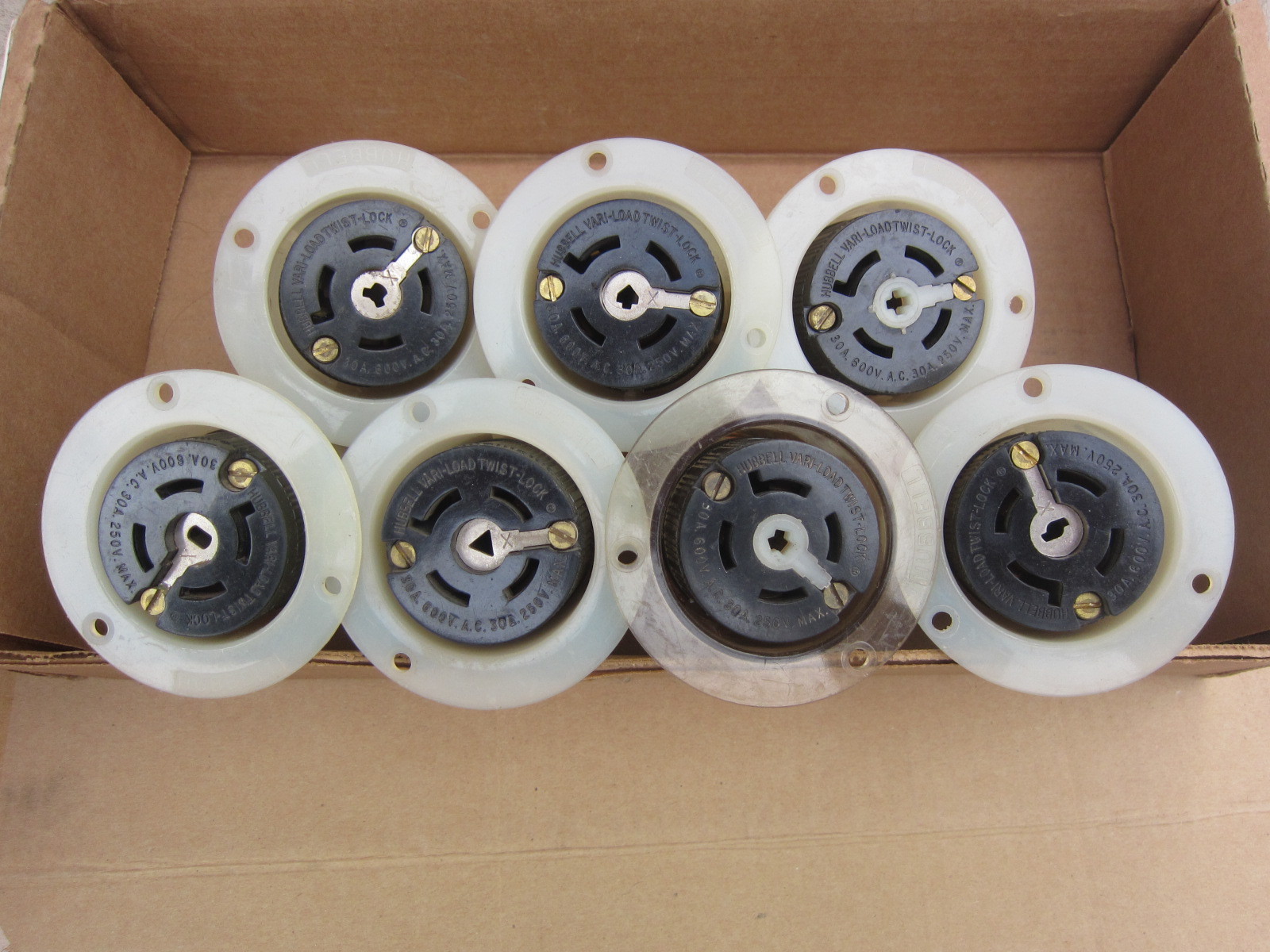 Hubbell 45295 45395 45495 45595 30A 250VDC 600VAC Variload Receptacle ...