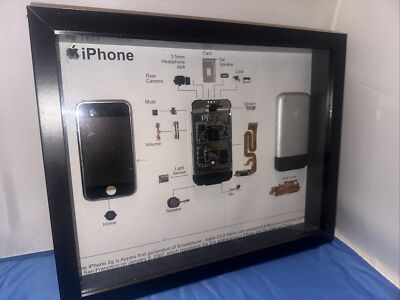 First Generation iPhone 2007 DISPLAY COLLECTORS - Steve Jobs Released ...