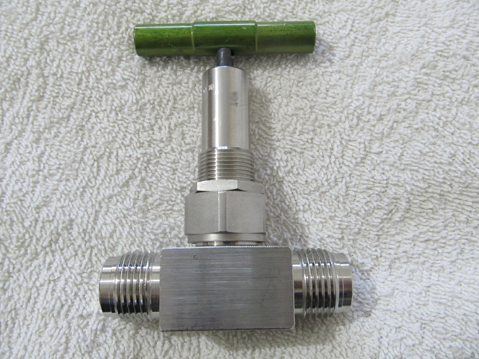 Swagelok SS-8BG-VCR Bellows Sealed Spherical Stem Tip Valve, 1/2" Male ...