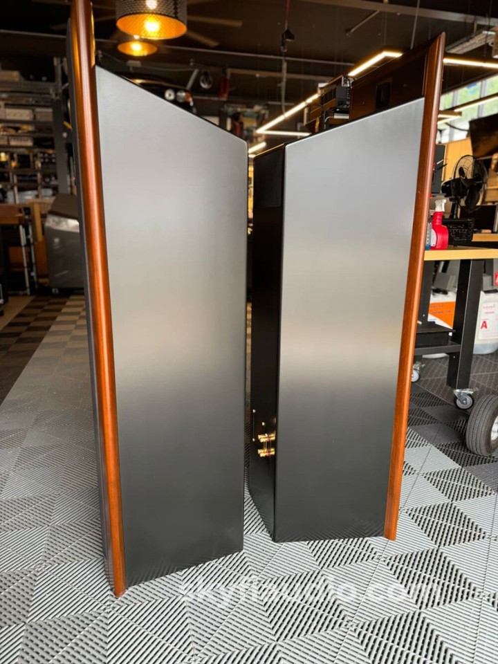 Infinity IRS Sigma Speakers - Amazing Condition