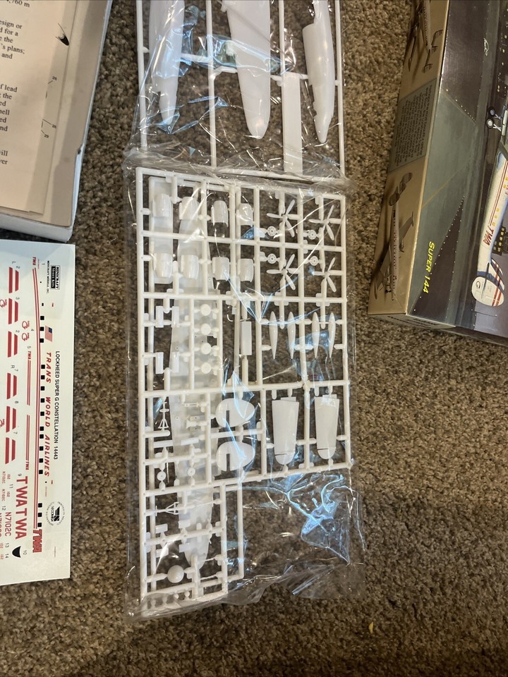 + Minicraft Model Kits Lockheed Super-G Constellation Legends Of ...