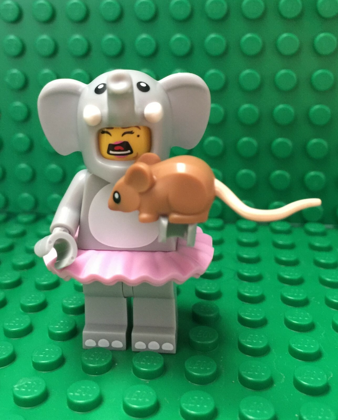 Lego 71021 Series 18 ELEPHANT SUIT GIRL Minifigures City Town NEW ...
