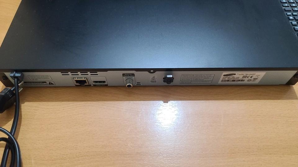 Samsung BD-E5500 Blu-Ray 3D Player DVD-Player inkl. 3 x Samsung 3D ...