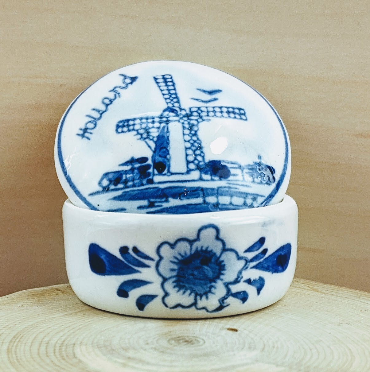 Delft Blue Small Round Trinket Box with Windmill and Flower Hand ...