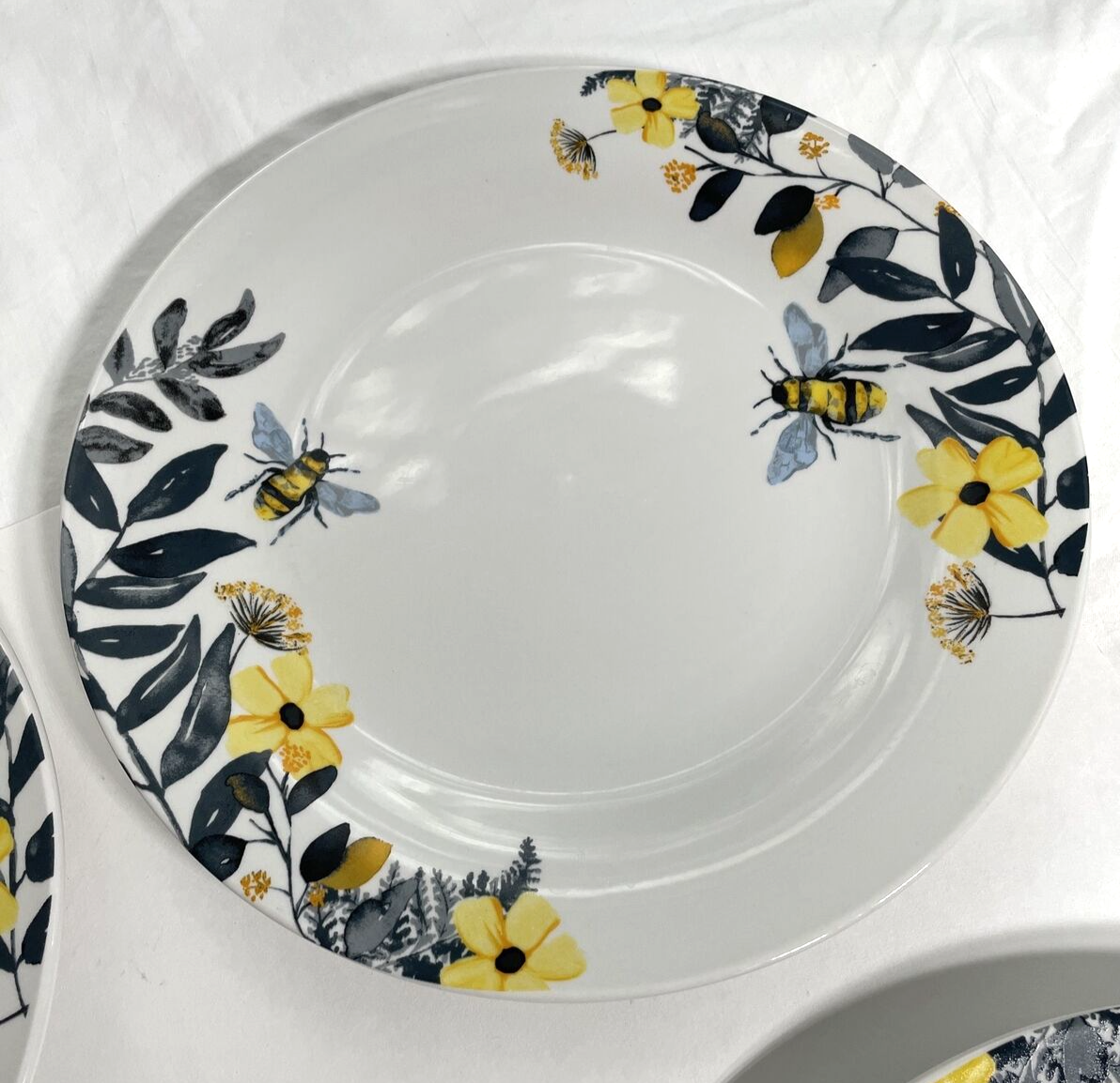 Royal Norfolk Spring Bee Ceramic Plates, 10.5 in. Dinner Plates Set Of ...