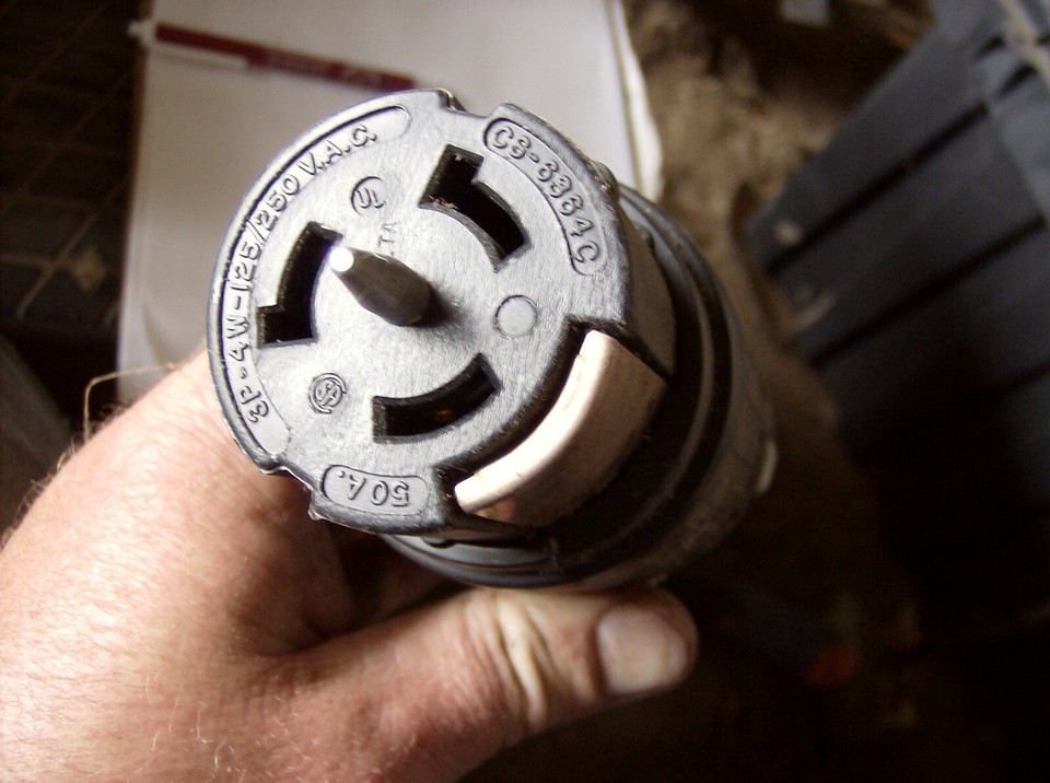 HUBBELL 3P-4W-125/250VAC TWIST LOCK PLUG CS6365C | eBay