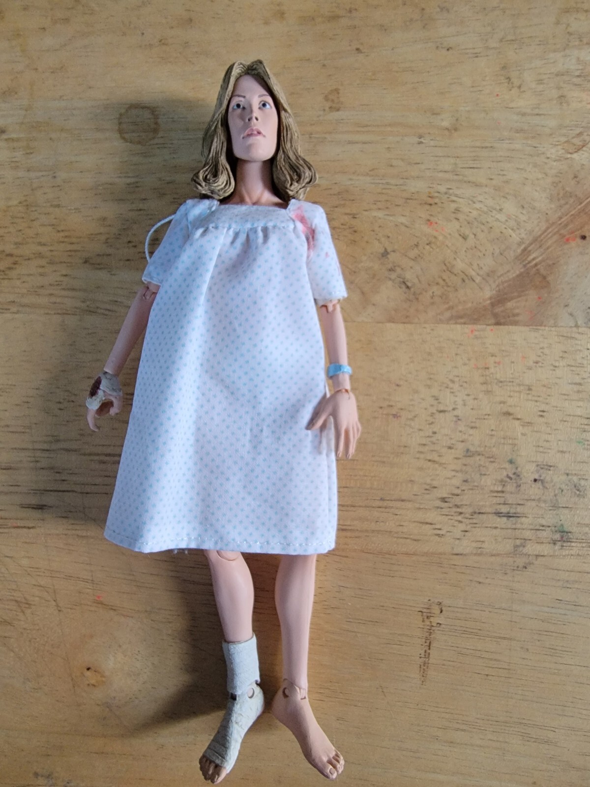NECA HALLOWEEN 2 Laurie Strode action figure in soft clothes LOOSE | eBay