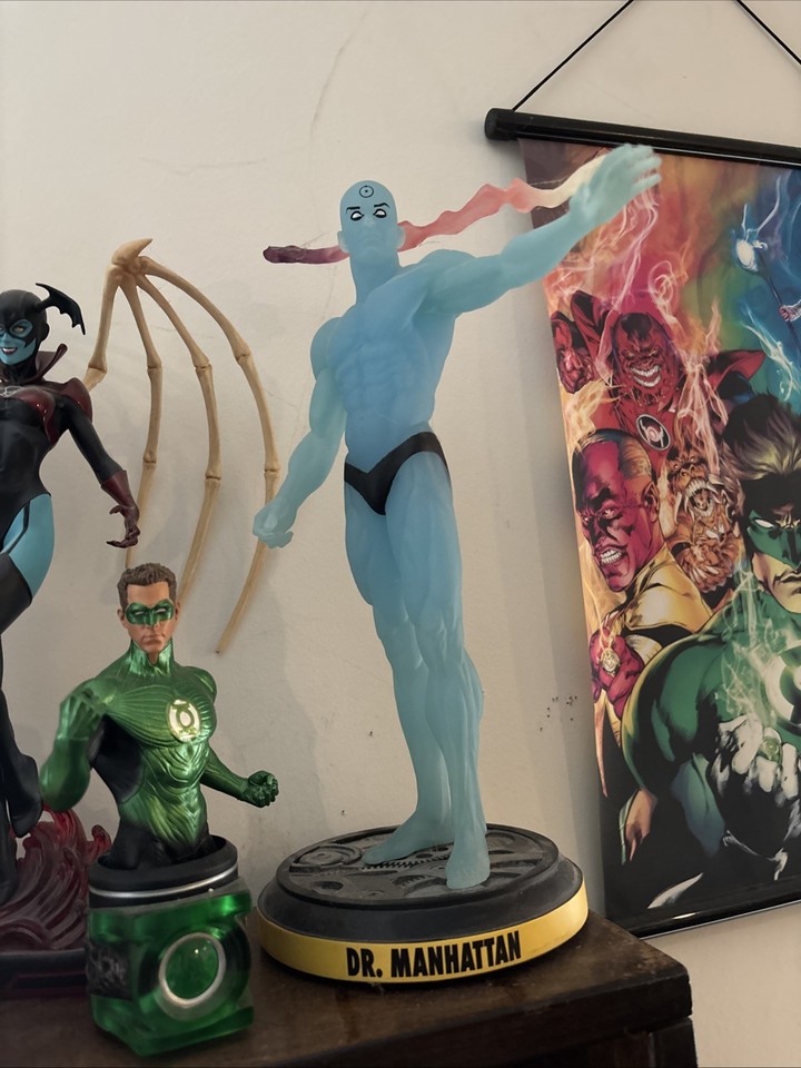 Dr. Manhattan statue. DC Comics. Watchmen. Box Included | eBay