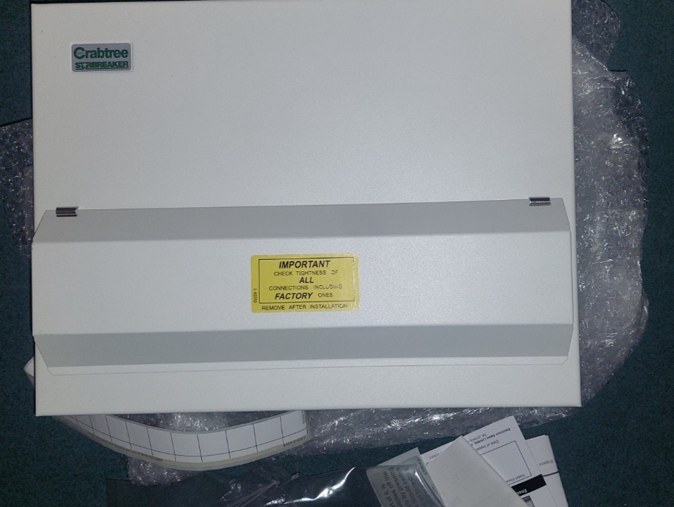 CRABTREE CONSUMER UNIT METAL 13 WAY + ISOLATOR C/W 10 RCBO FUSEBOARD ...
