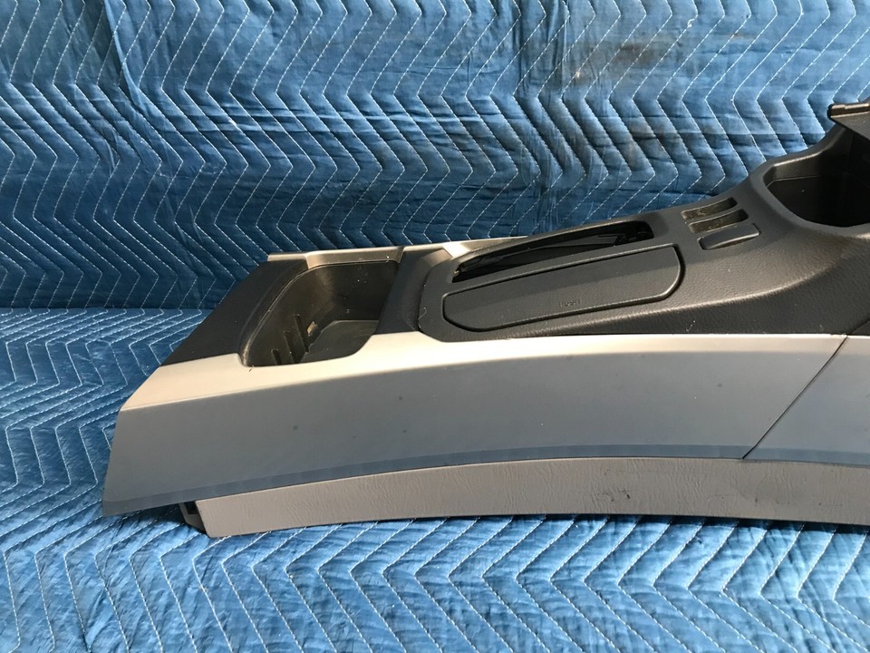 03-05 TOYOTA 4RUNNER CENTER CONSOLE STORAGE COMPARTMENT & ARM REST OEM ...