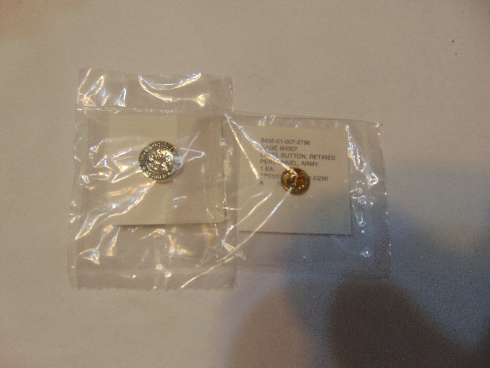 MILITARY INSIGNIA CREST LAPEL PIN FOR TIE OR HAT UNITED STATES ARMY ...