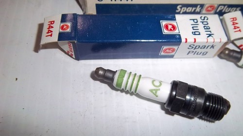 NOS Vintage AC R44T Spark Plug set GM#5613956 4 green stripes GM appl ...