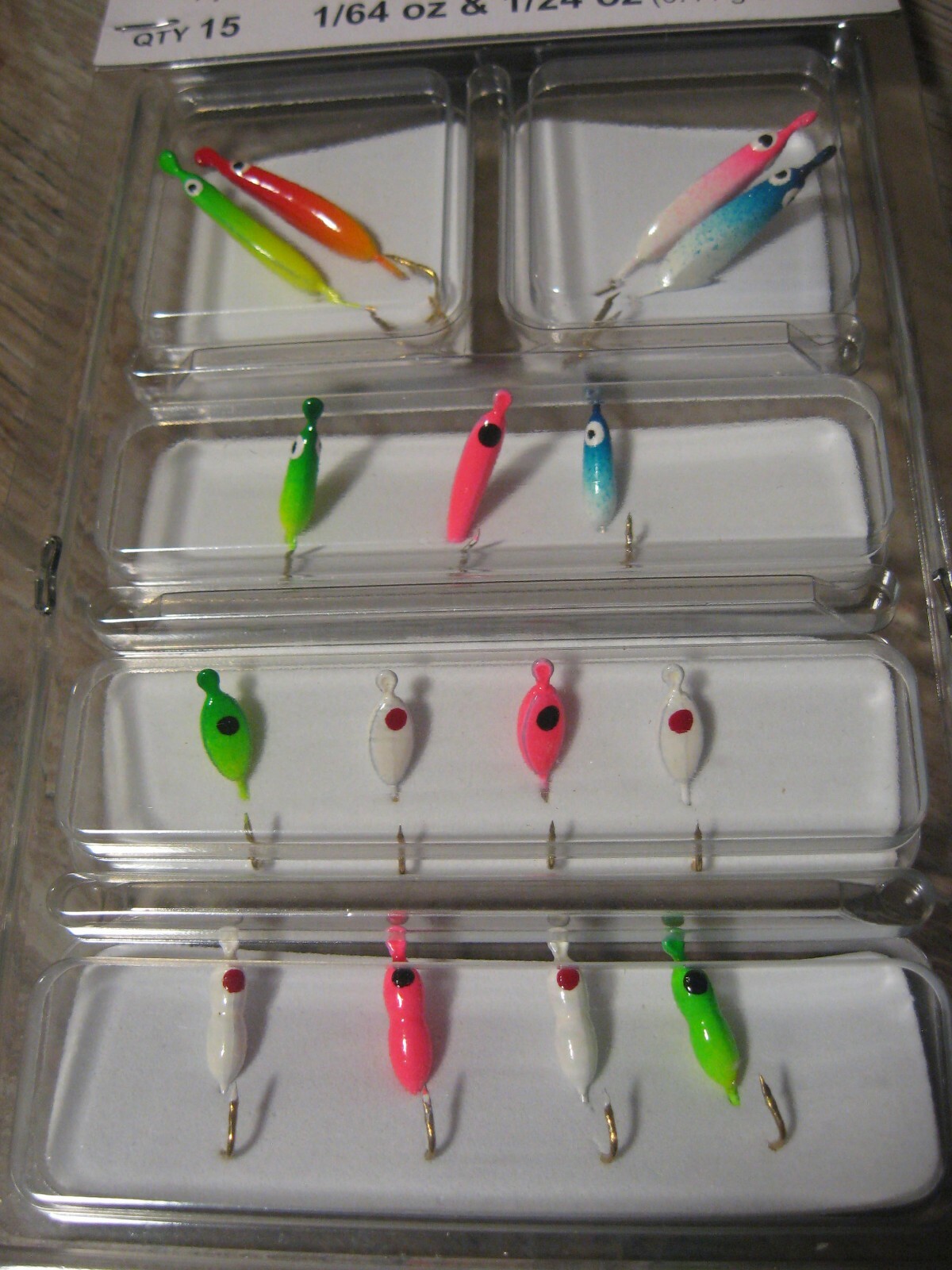 15 Pc Eagle Claw Ice Fishing Slicker Kit With 1/64 & 1/24 oz Tin Jigs ...