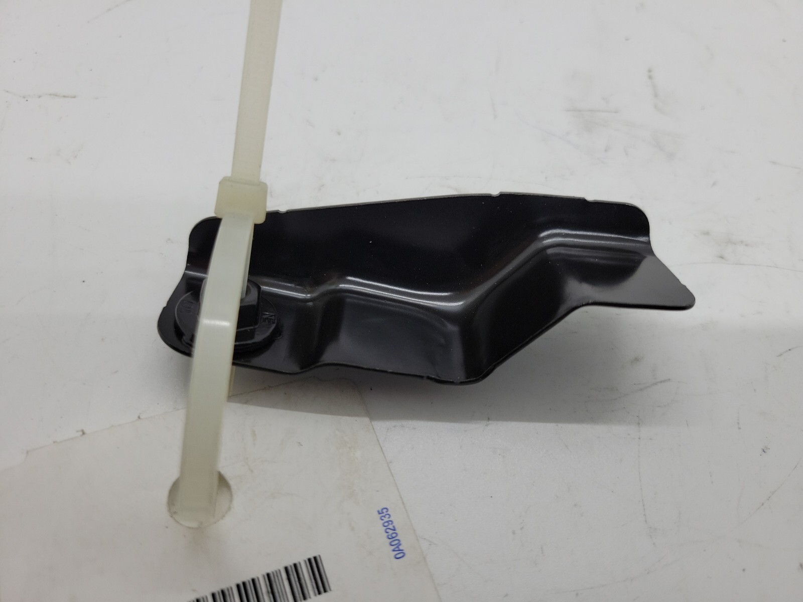 GM OE 84214084 Right Lower Support Bracket | eBay