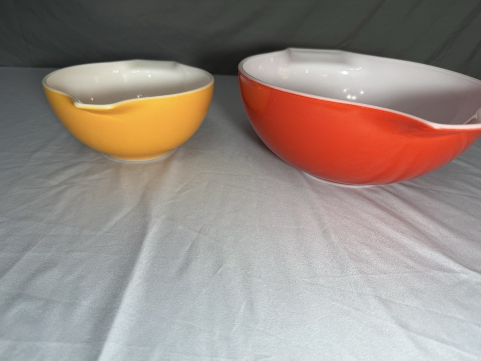 Pyrex Vintage Nesting Mixing Bowls Set of 2 Cinderella 'Friendship ...