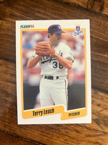 1990 Fleer #323 Terry Leach Kansas City Royals Pitcher Sole KC Season ...