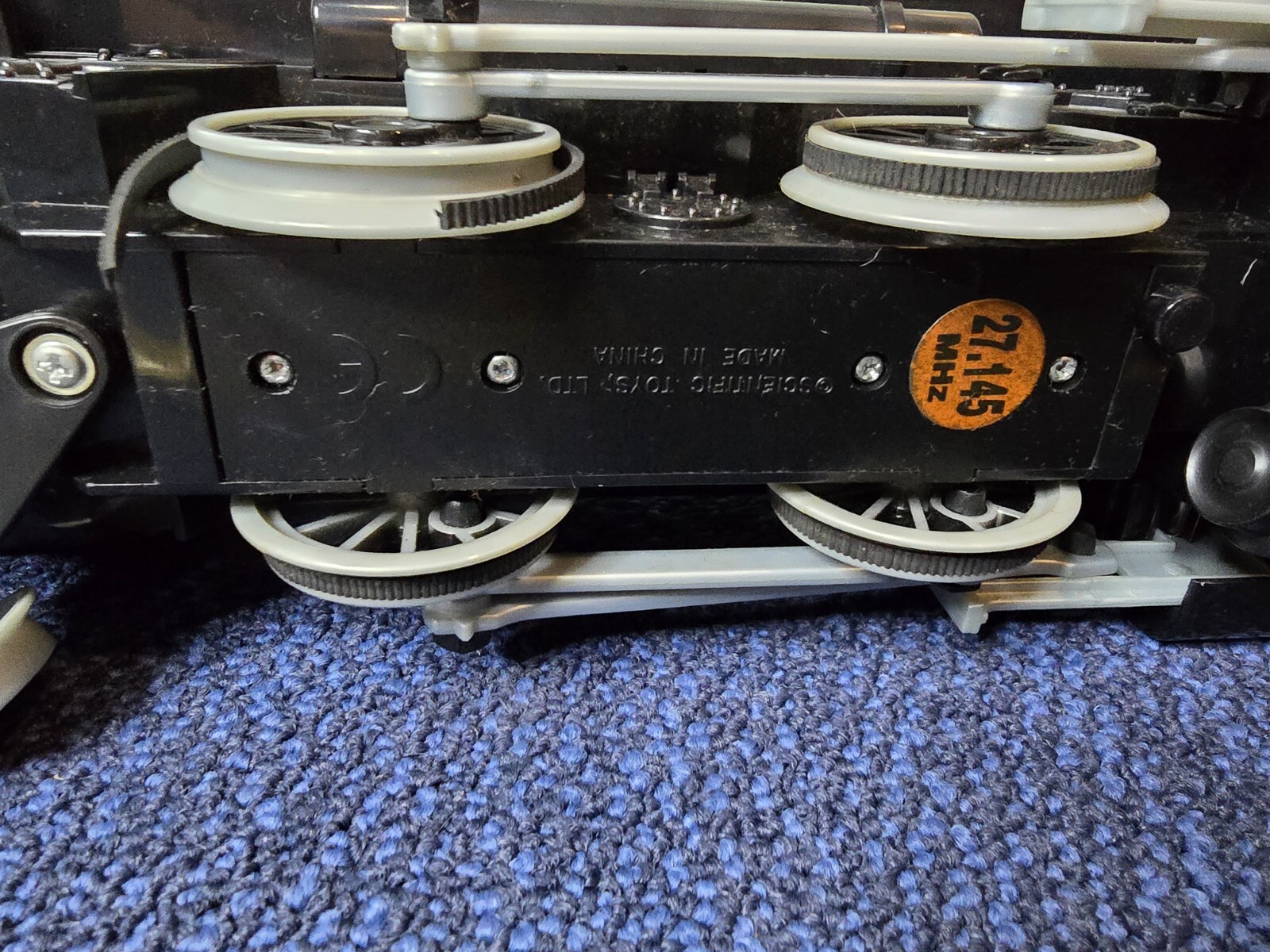 Locomotive Scientific Toys 2050 Train Engine & Box Car G scale w/ Track ...