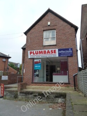 Photo 6x4 Plumbase in Station Road Newtown/SU8430 c2011 | eBay UK