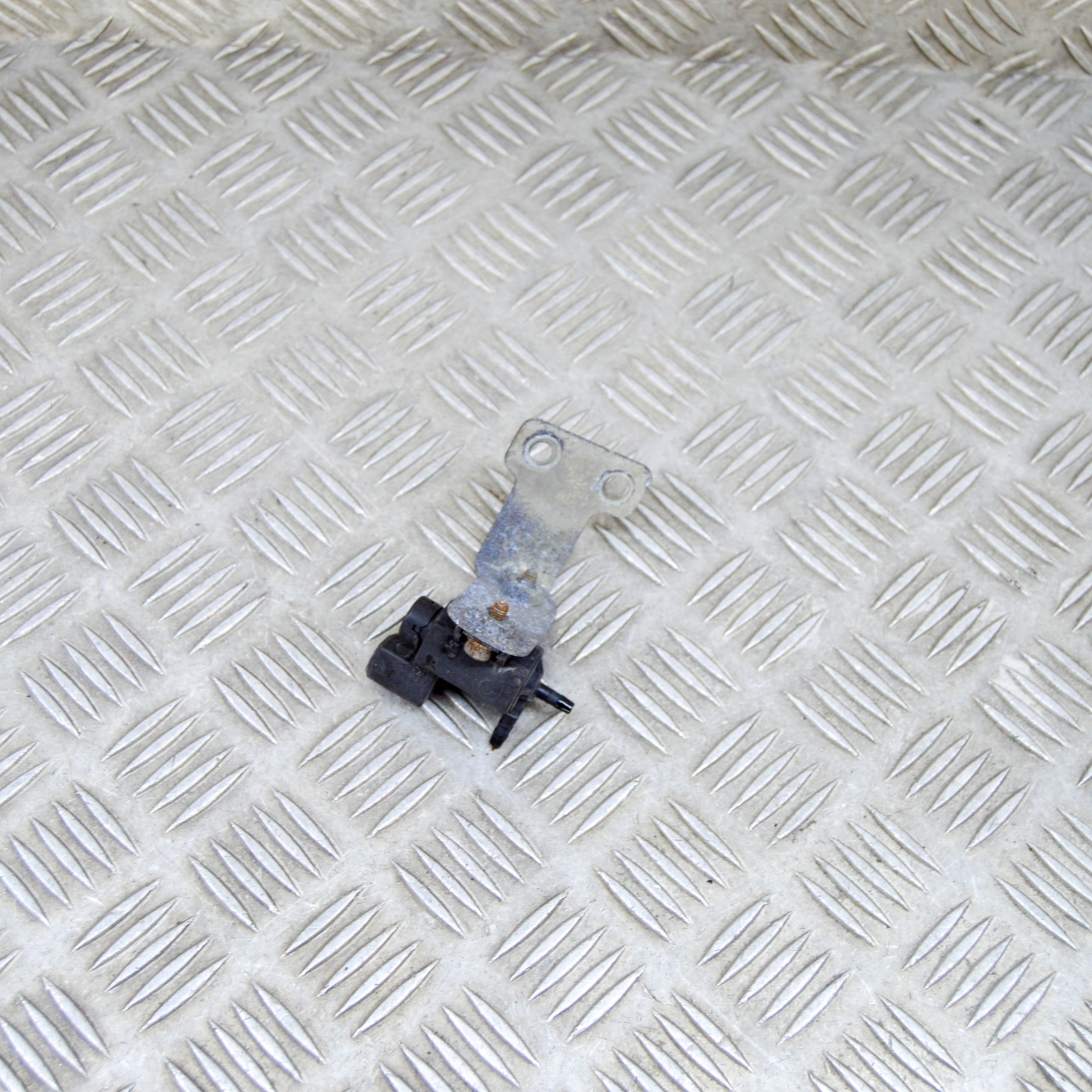 MASERATI GHIBLI M157 Vacuum Solenoid Valve 670002843 3.0 Petrol 301kw ...