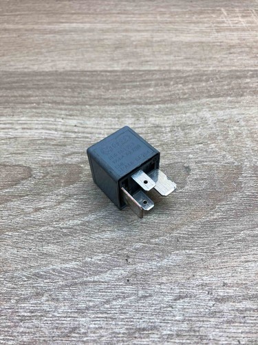 8D0951253A V23134 J52 X300 Audi A6 S6 Relay Control Module Unit 370 ...