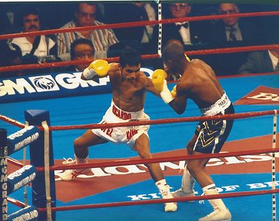 RICARDO FINITO LOPEZ 8X10 PHOTO BOXING PICTURE THROWING LEFT | eBay