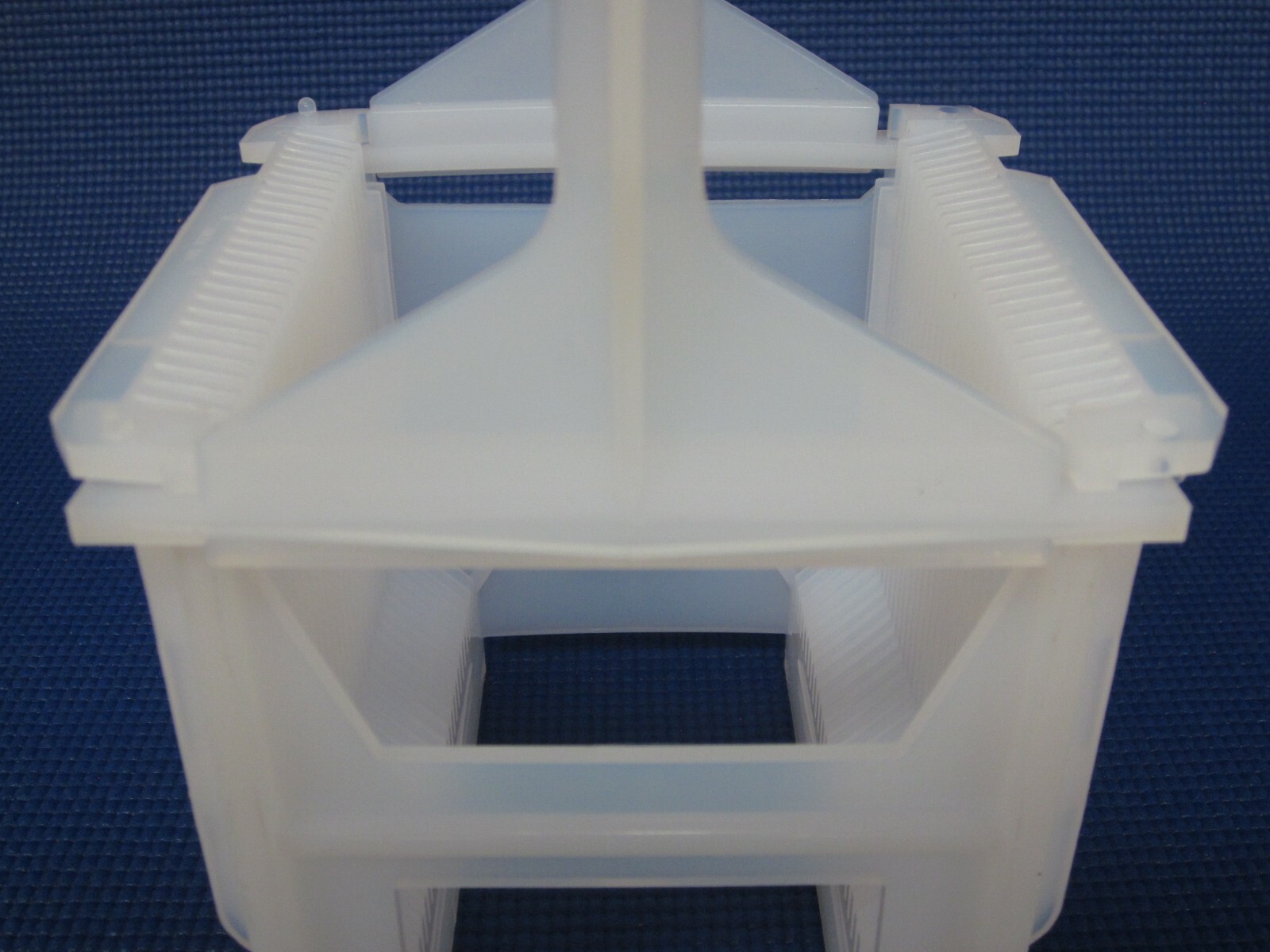 A72-50-03-0215 Entegris / Fluoroware 125mm (5") Squeeze Handle, Teflon ...