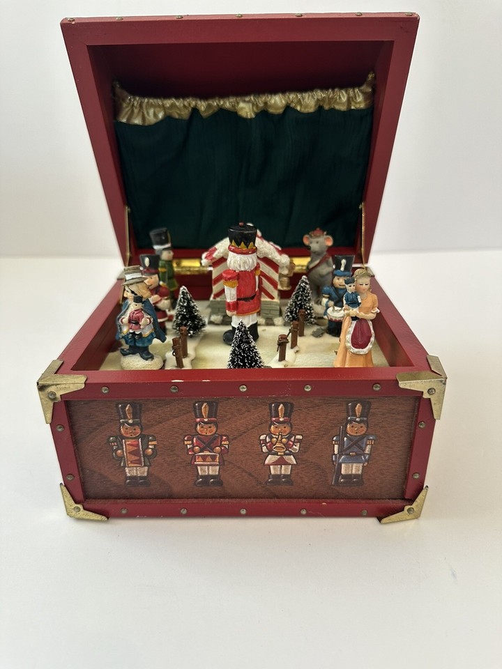 VTG Christmas Music Box Moving Santa And Elves Scene Village North Pole ...