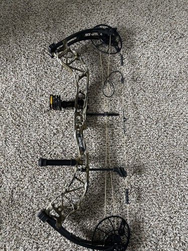 Bear Archery legend Xr Right Handed Compound Bow Does Not Have A Arrow ...