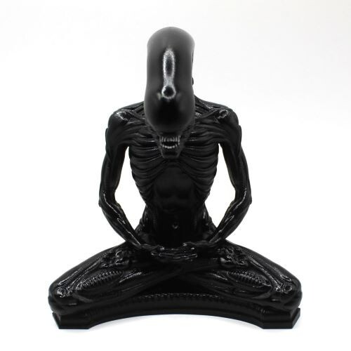 ALIEN MEDITATION Desk Art Highly Detailed Hand Painted Resin Xenomorph ...