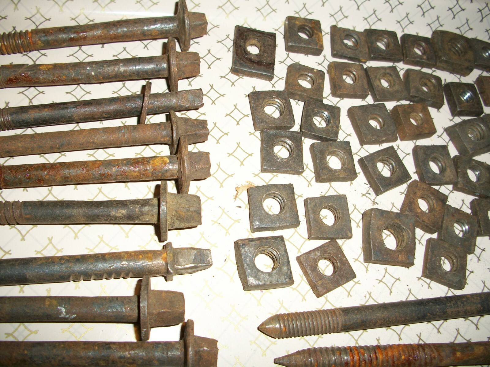 BIG LOT OF 31 - OLD RAILROAD LAG BOLTS AND 70 - EARLY SQUARE NUT, MAINE ...