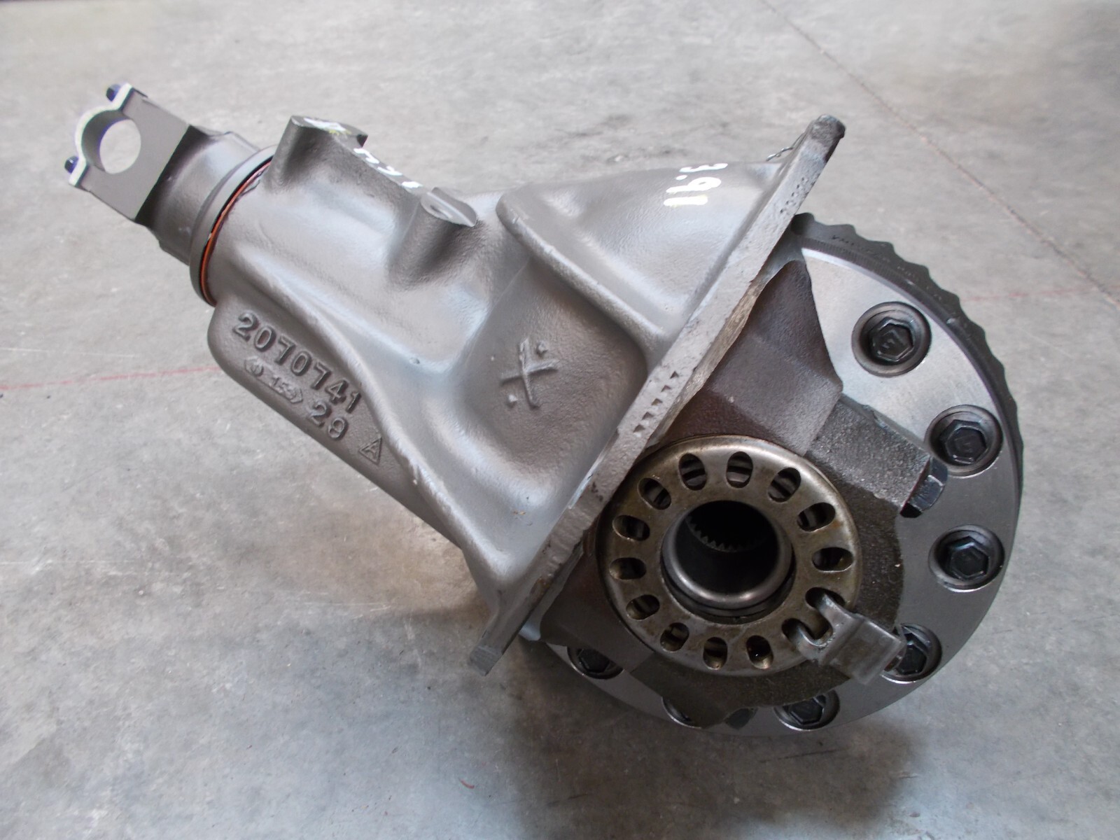 MOPAR 8 3/4, 8.75, 3.91 SUREGRIP POSI 3rd. MEMBER, 741 CASE, 7260 YOKE ...