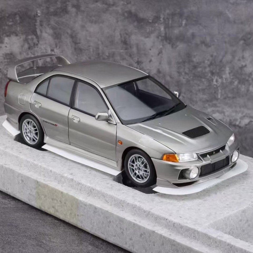 Motorhelix MH 1/18 Mitsubishi Lancer Evolution IV Steel Silver Met ...