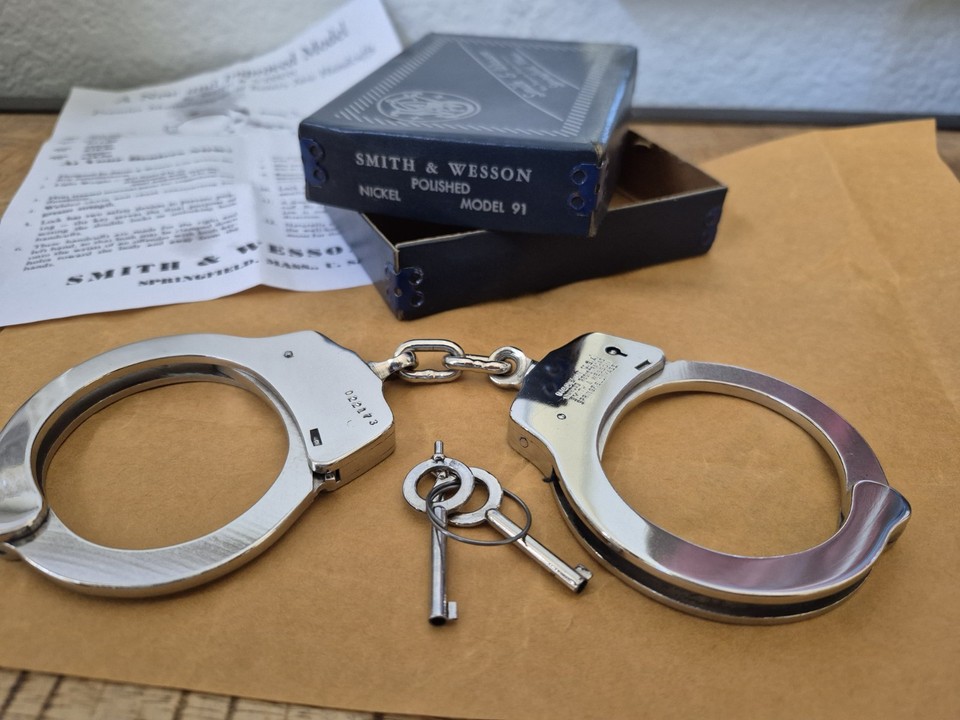 Smith & Wesson Model 91 Handcuffs Factory Polished 1970's, Dead Stock ...